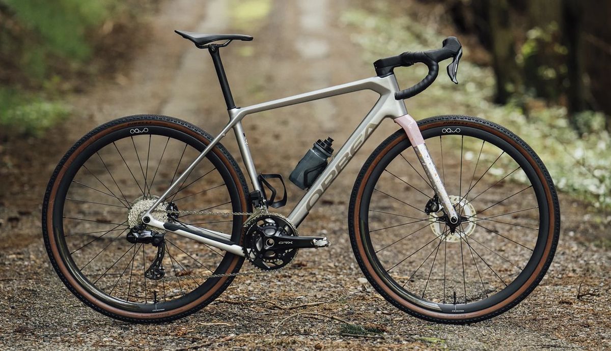 Orbea Terra, ahora disponible con el nuevo Shimano GRX Di2