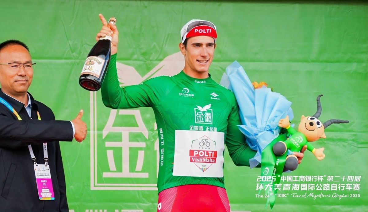 Sari xo sexy however she is hot as well as showed a nice