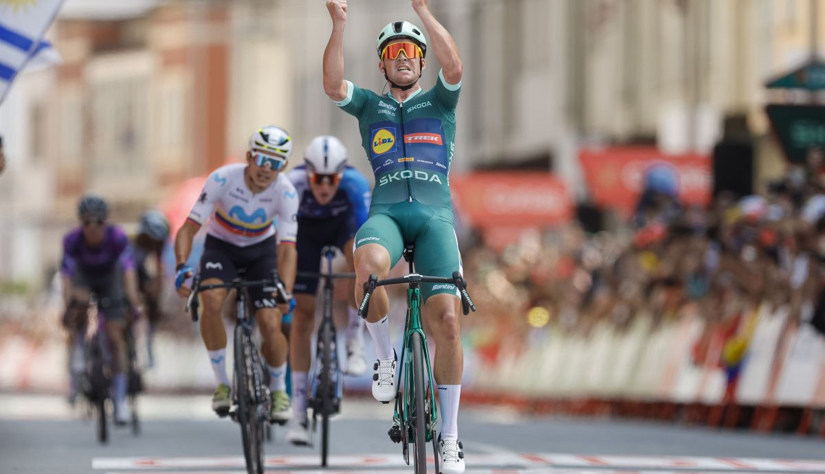 Mads Pedersen gana desde la fuga en Monforte de Lemos