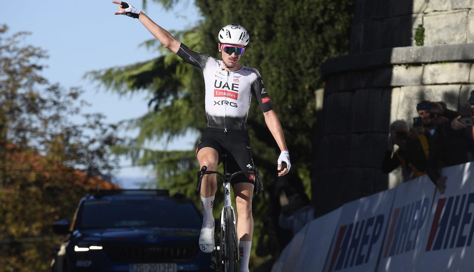 Brandon McNulty dinamita la CRO Race